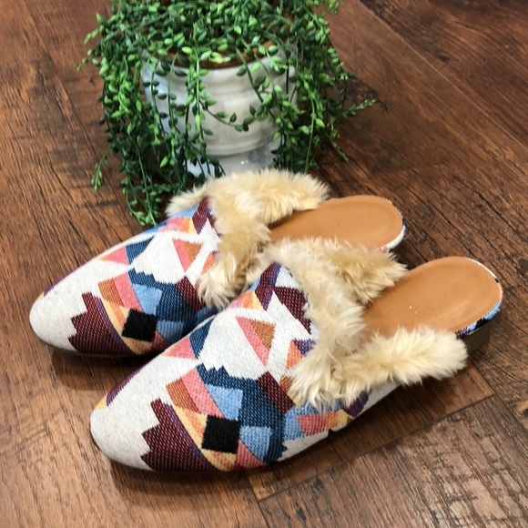 Universal Thread | Shoes | Universal Thread Shoes | Poshmark